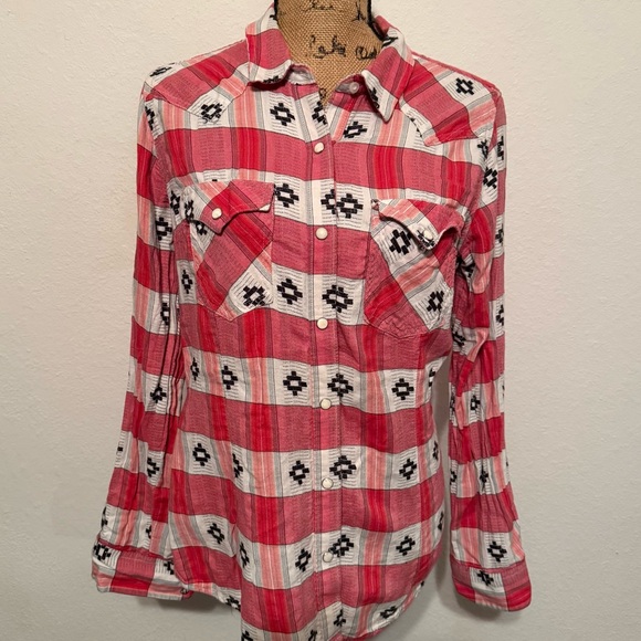 Wrangler | Tops | Wrangler Retro Red Aztec Plaid Snap Shirt Medium ...